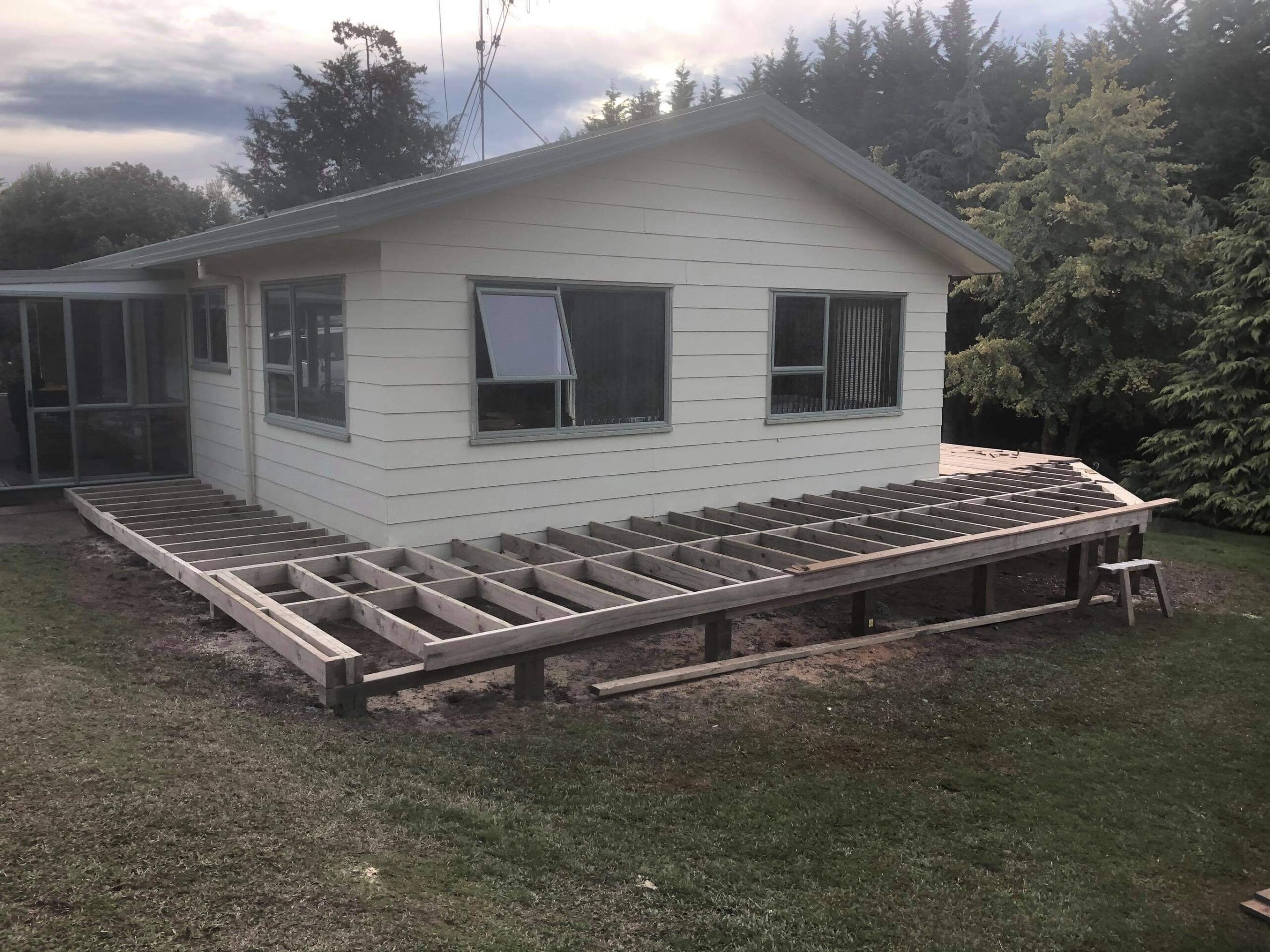 Te Pahu Deck – The Reno Guys