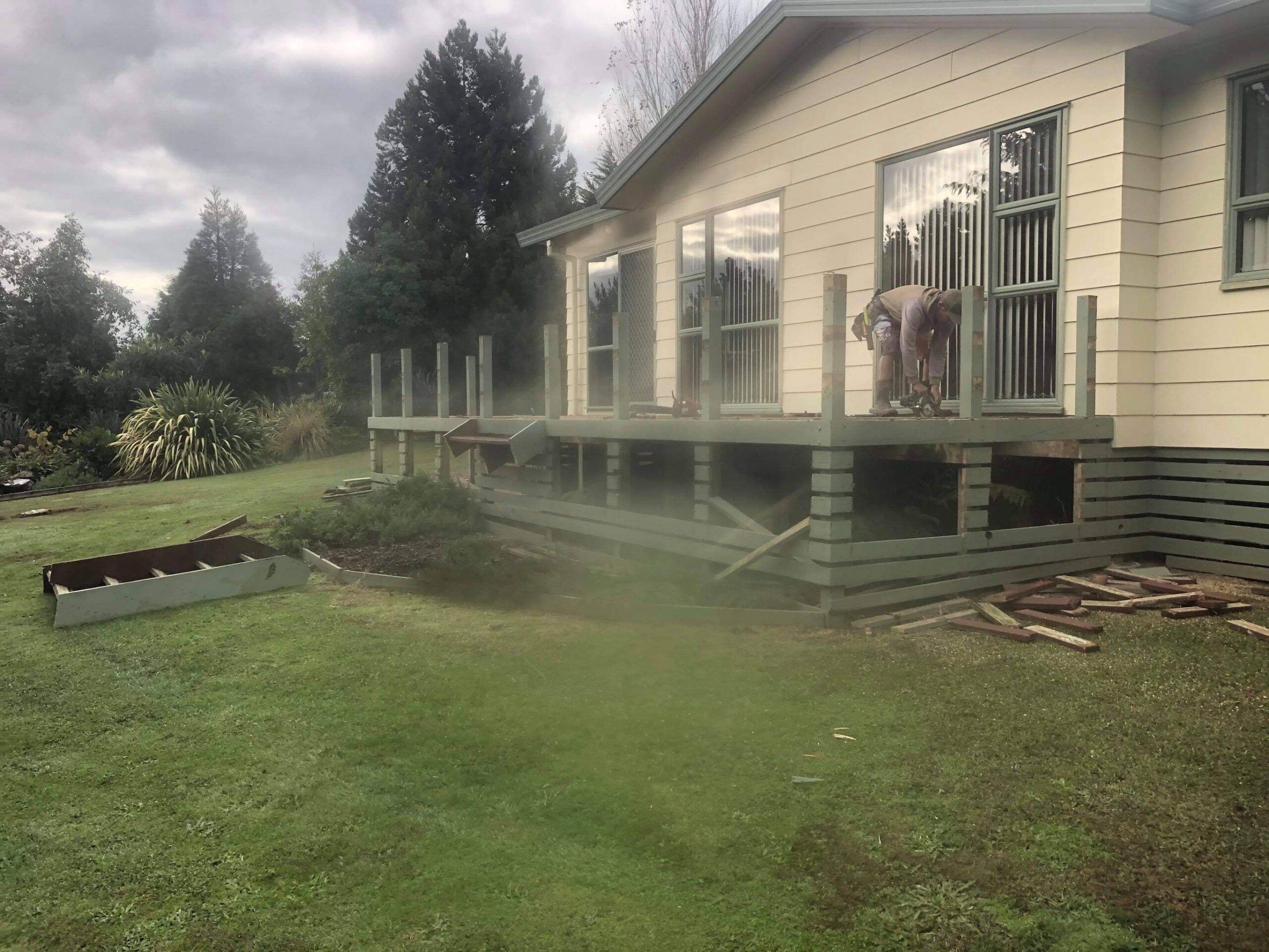 Te Pahu Deck – The Reno Guys